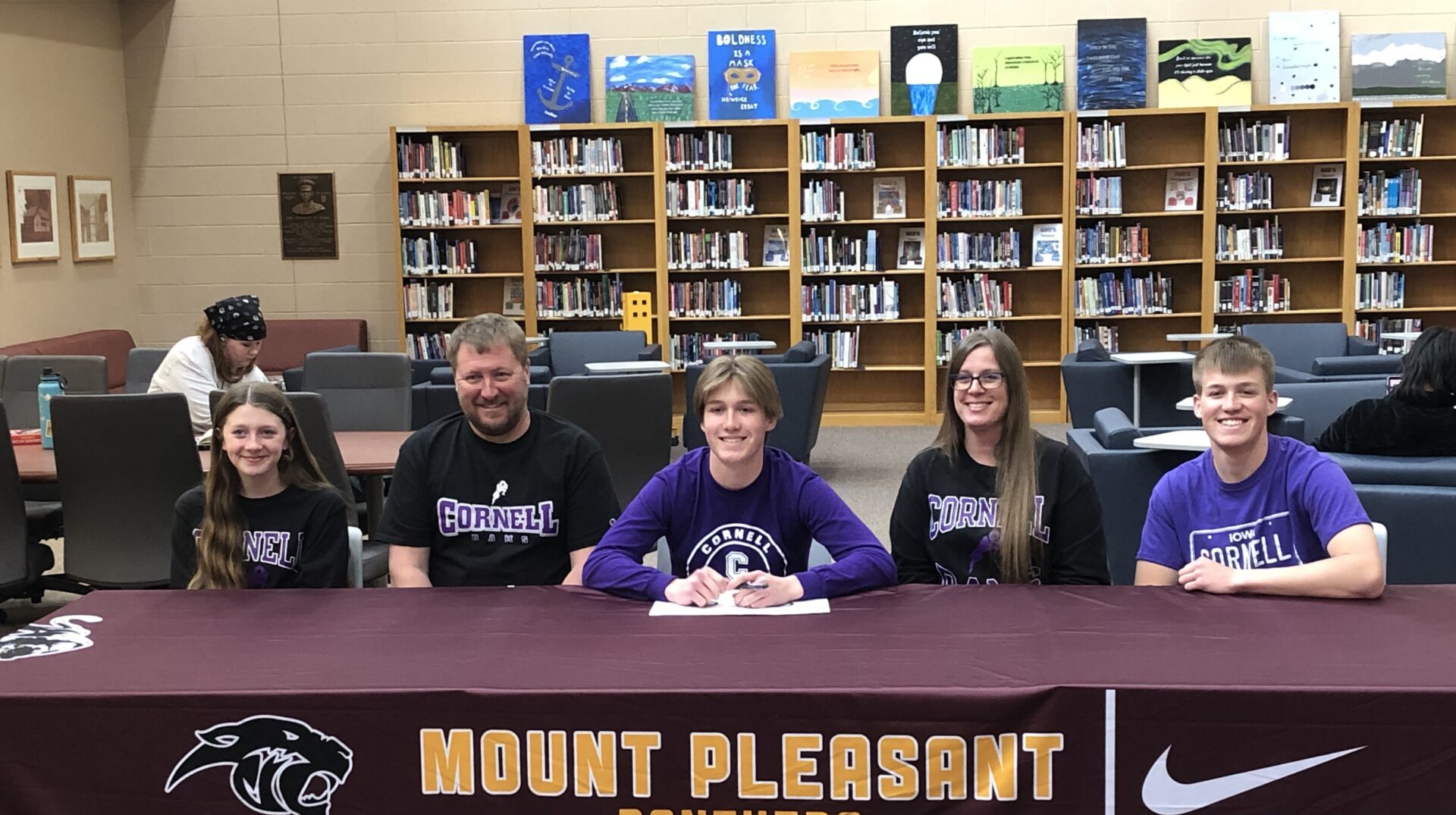 Garrett Cook Signs on to Play Football at Cornell College – KILJ Radio