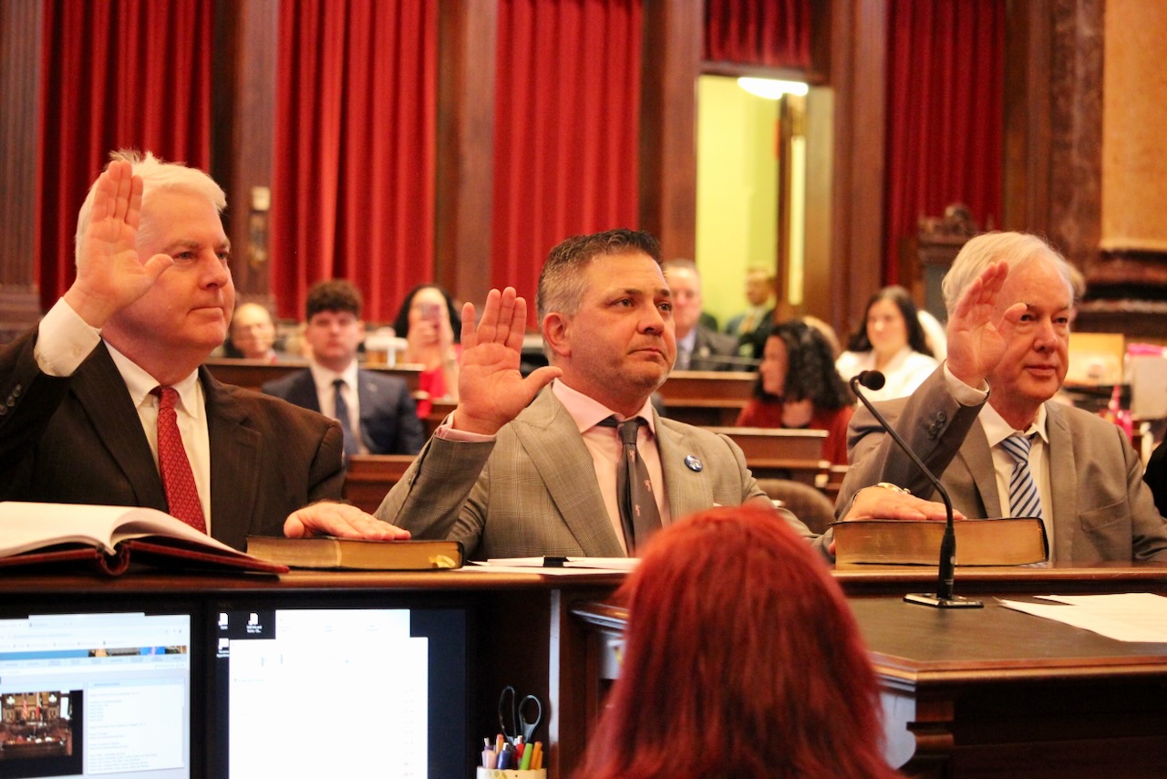 Senator Adrian Dickey (R-Packwood) Sworn In For His First Full-Term In ...